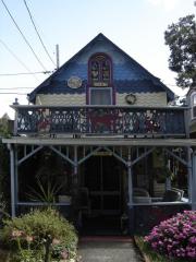 The Wesleyan Grove gingerbread cottages on Martha’s Vineyard | Small ...