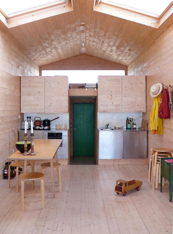 Gallery: A designer’s modern beach hut | Studiomama | Small House Bliss