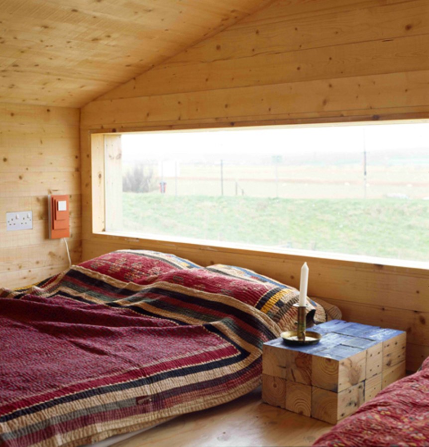 A designer’s modern beach hut | Studiomama | Small House Bliss