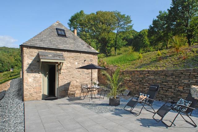 A matched pair of cozy stone cottages | Small House Bliss