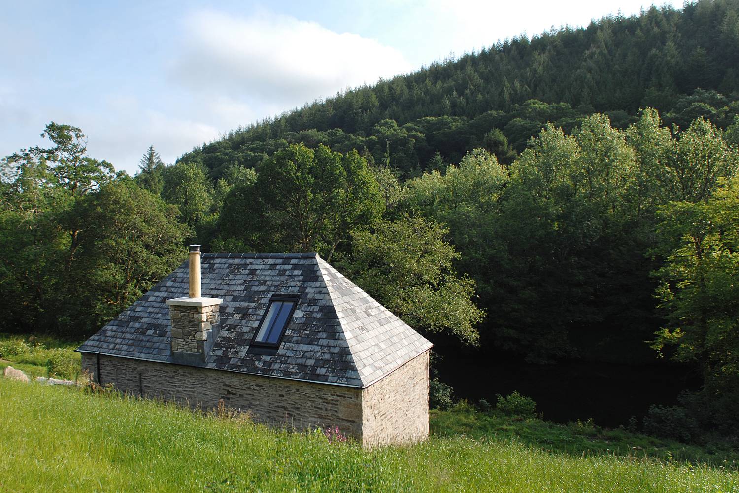 A matched pair of cozy stone cottages | Small House Bliss