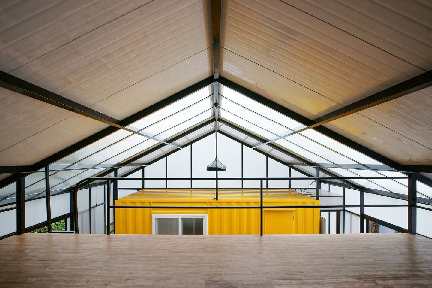 An ultra-low-cost container house for a family | JYA-RCHITECTS | Small ...