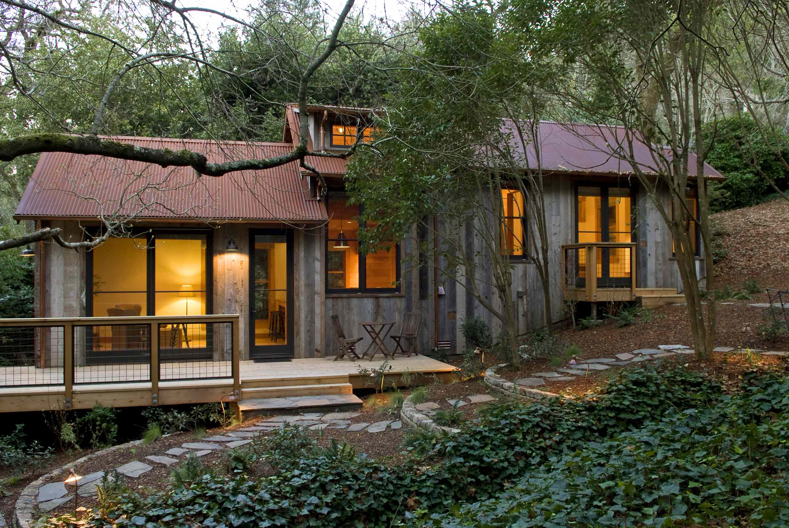 A handcrafted rustic guest cabin | Dotter & Solfjeld | Small House Bliss