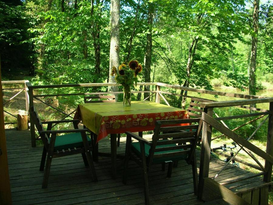 The rustic off-grid Woodsman’s Cabin | Small House Bliss