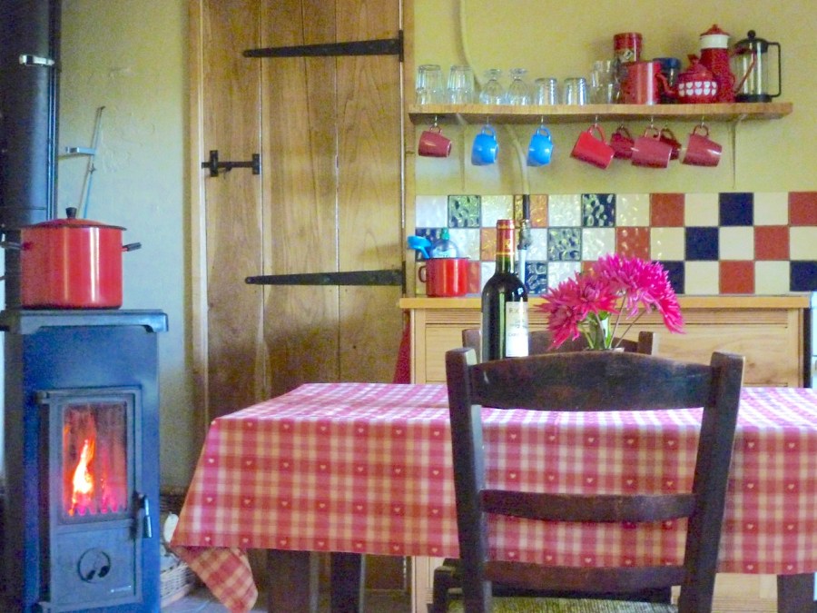 The rustic off-grid Woodsman’s Cabin | Small House Bliss