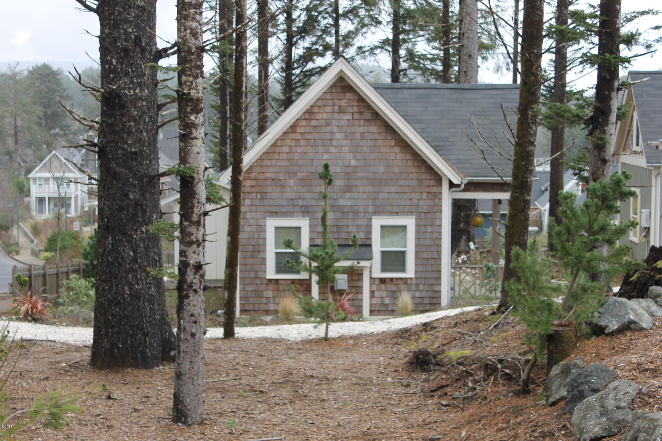 Tiny cottage on the Oregon coast | Small House Bliss