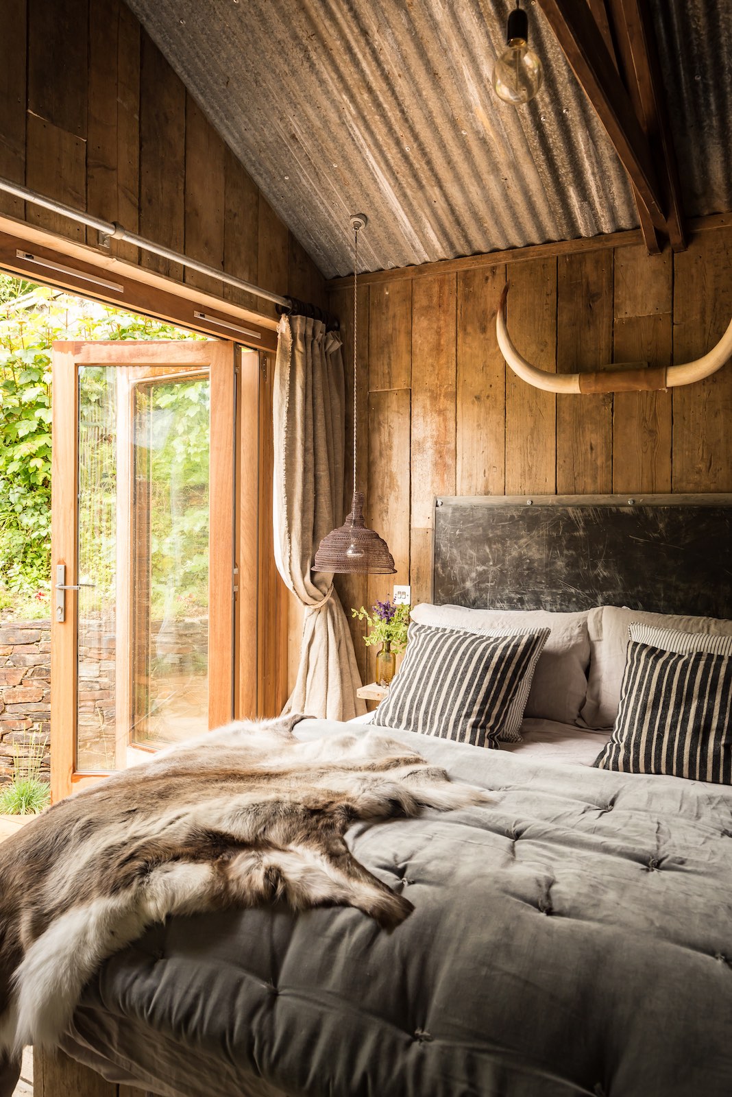 Gallery: The rustic and romantic Firefly cabin | Small House Bliss
