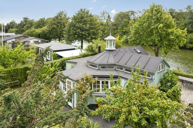 Fanciful allotment hut in Denmark | Small House Bliss