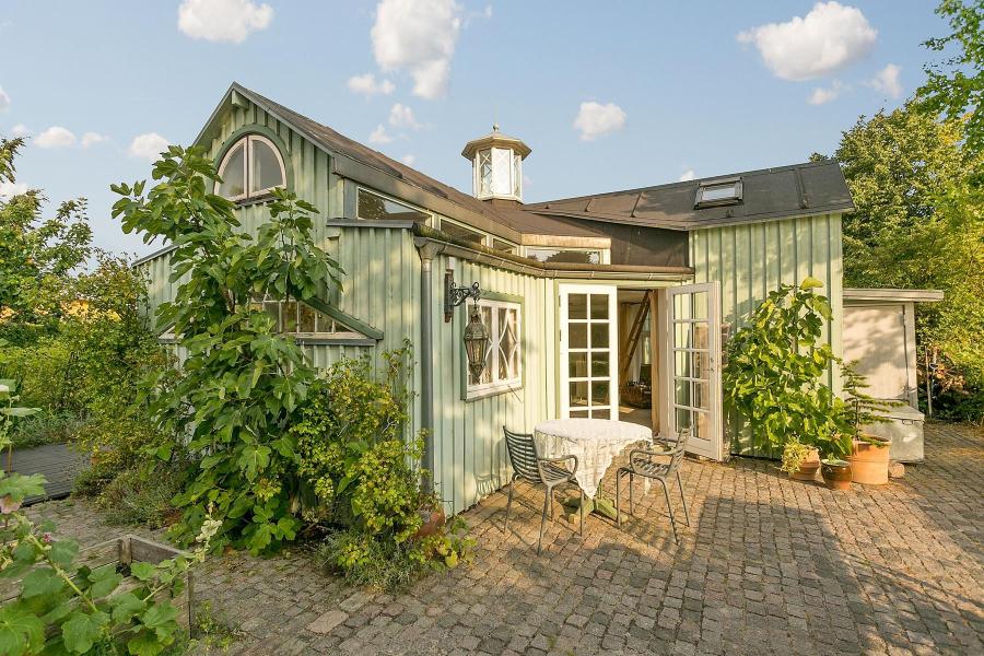 Fanciful allotment hut in Denmark | Small House Bliss