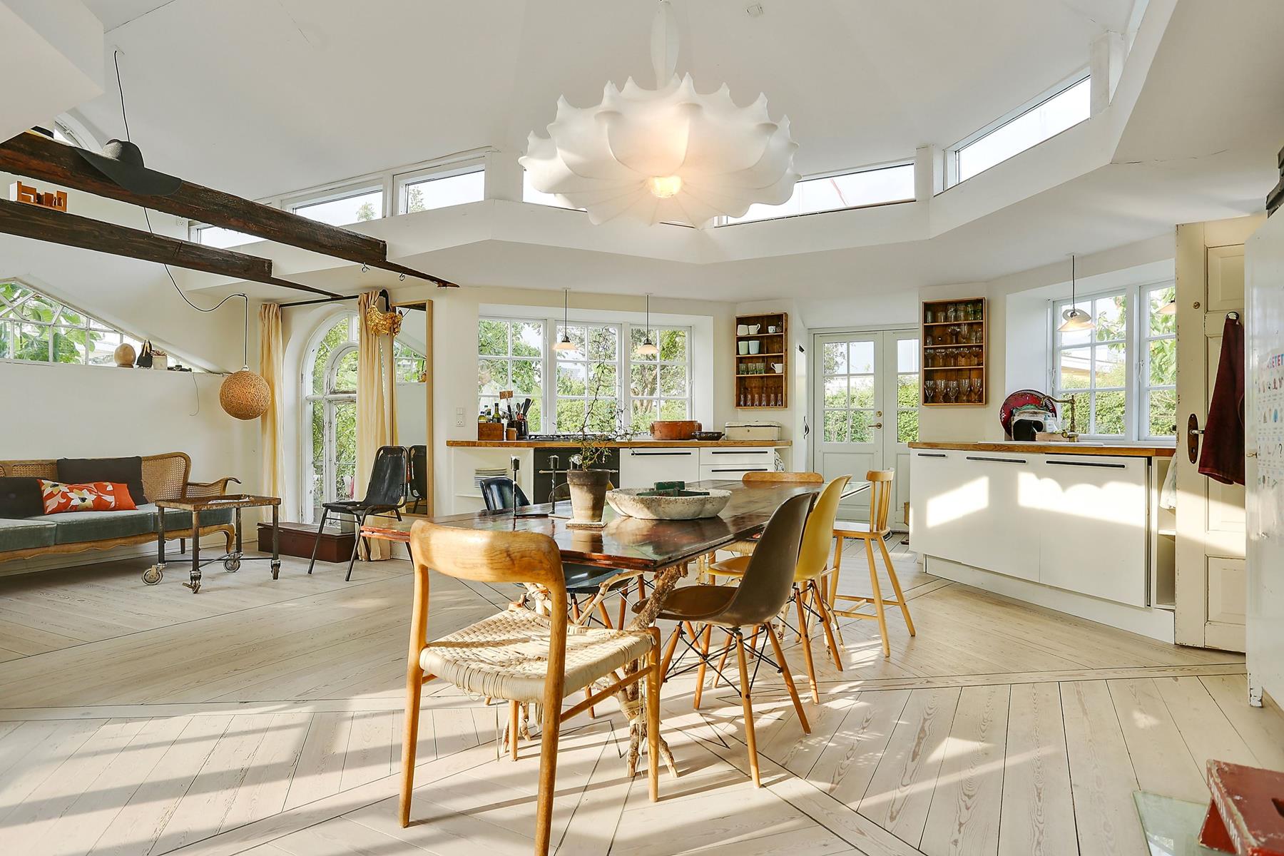 Gallery: Fanciful allotment hut in Denmark | Small House Bliss